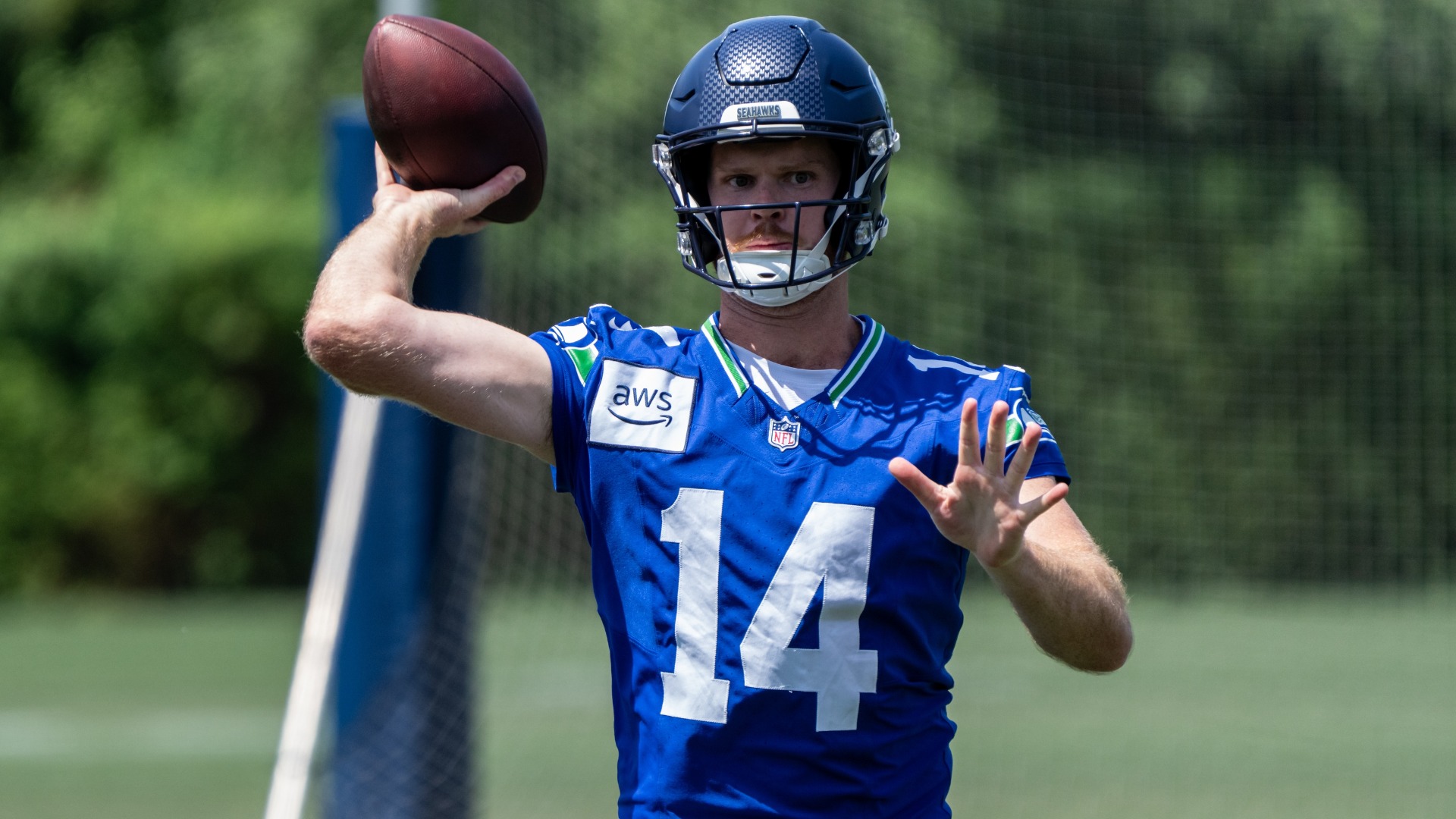 NFL Quarterback Moves: Sam Darnold & Geno Smith's Relocations